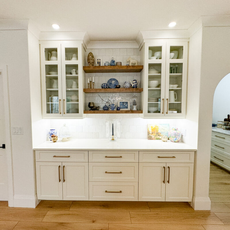 Walls Cabinetry Plus INC – Cabinet Maker